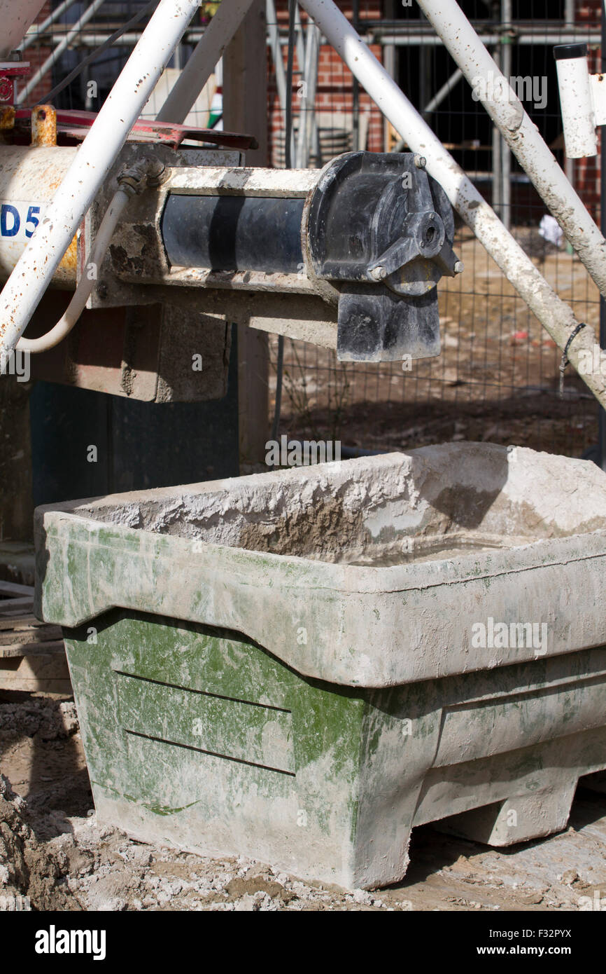 Hod carrier hi-res stock photography and images - Alamy