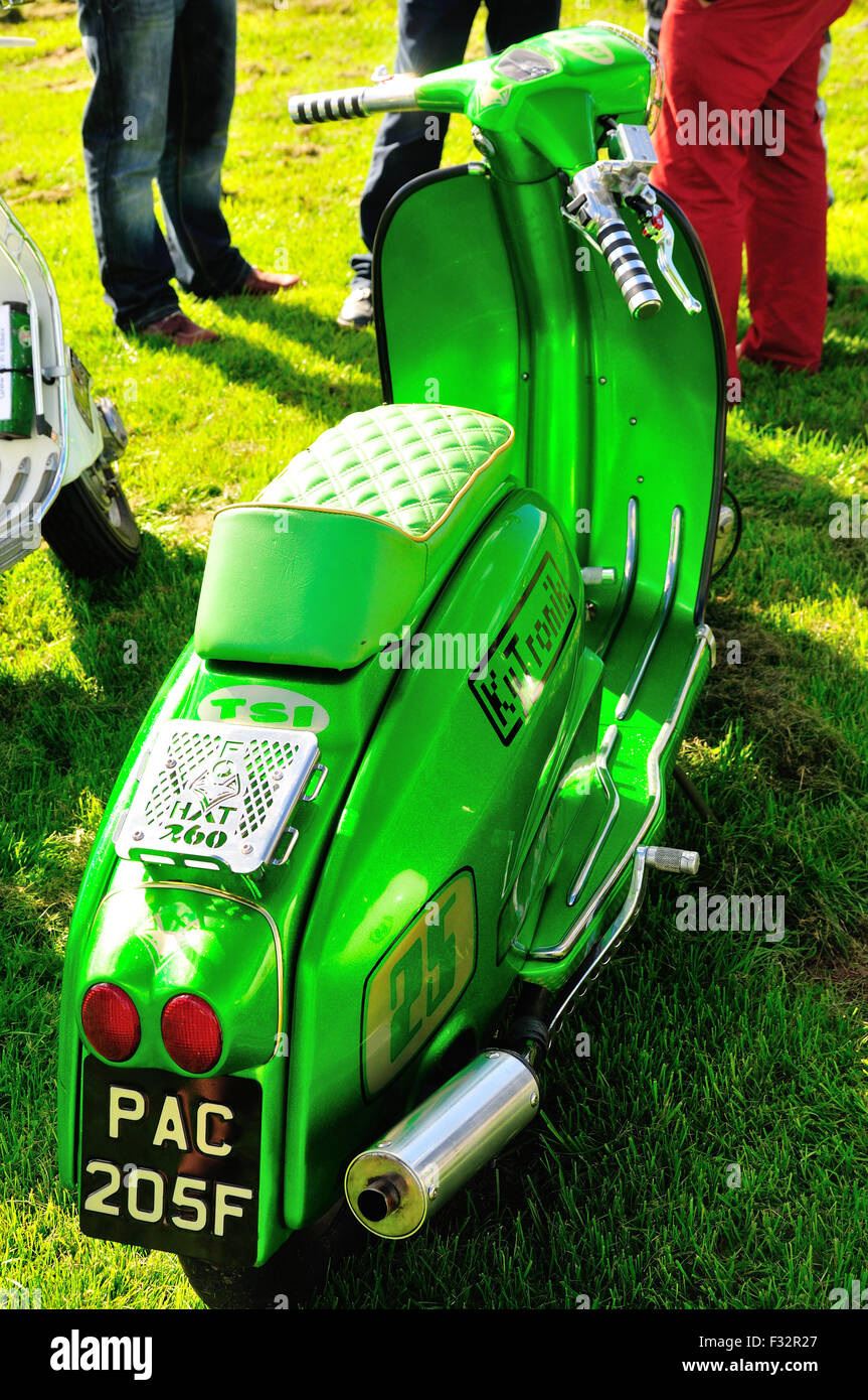 Green vespa hi-res stock photography and images - Alamy