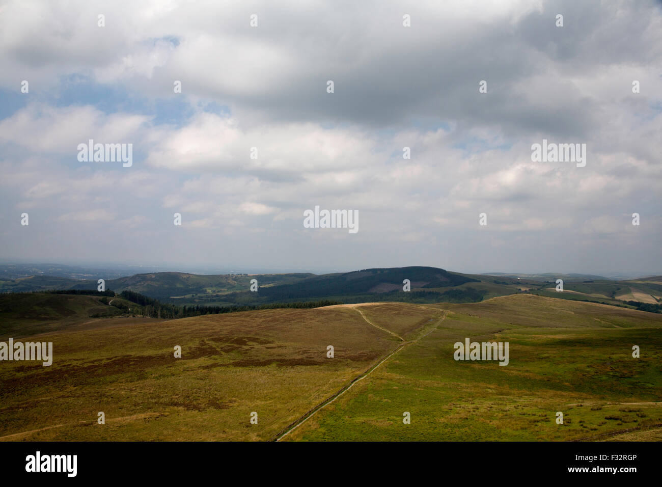 Shutlingsloe Hill Stock Photos & Shutlingsloe Hill Stock Images - Alamy