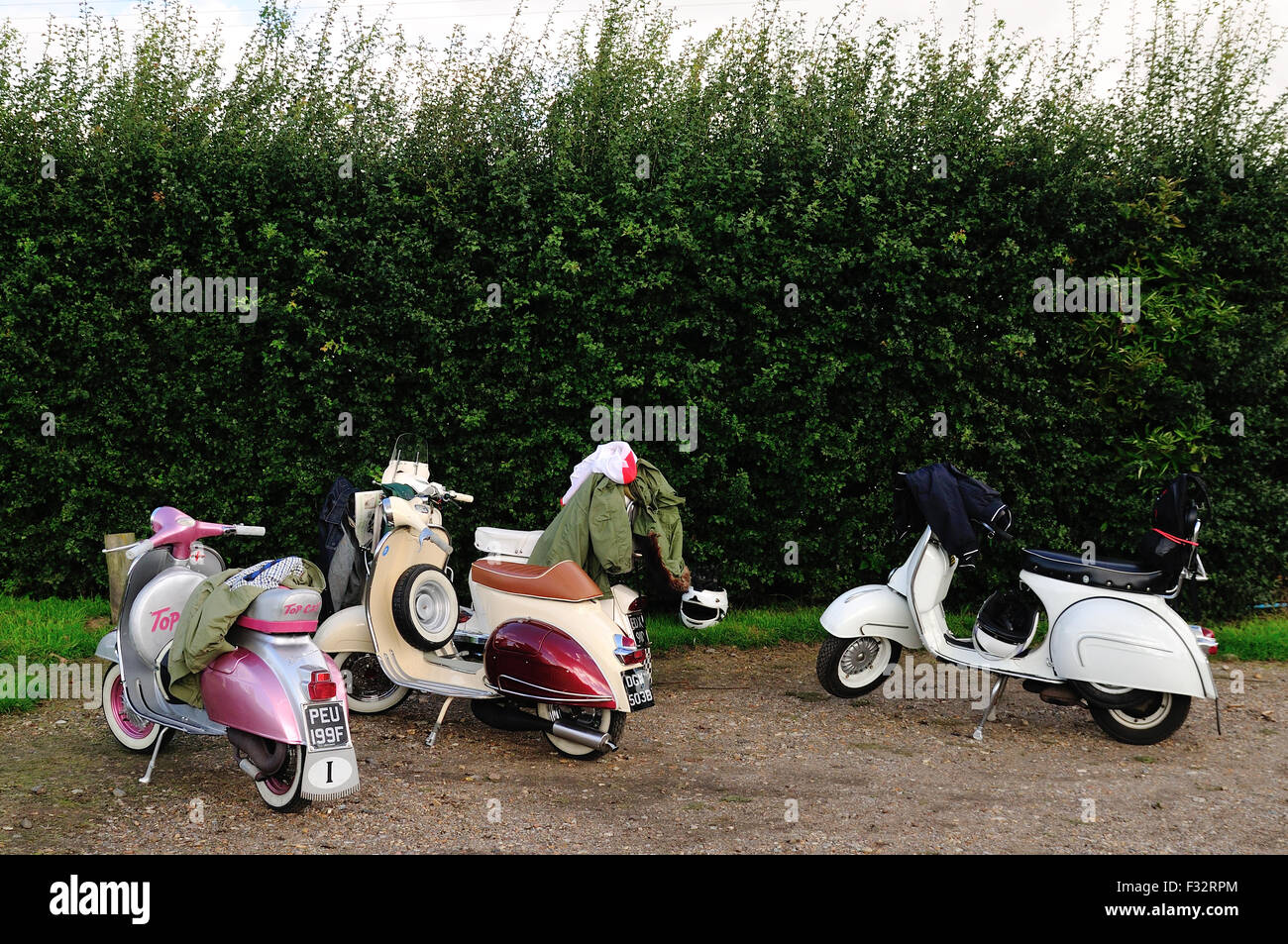 Parked vespas hi-res stock photography and images - Alamy