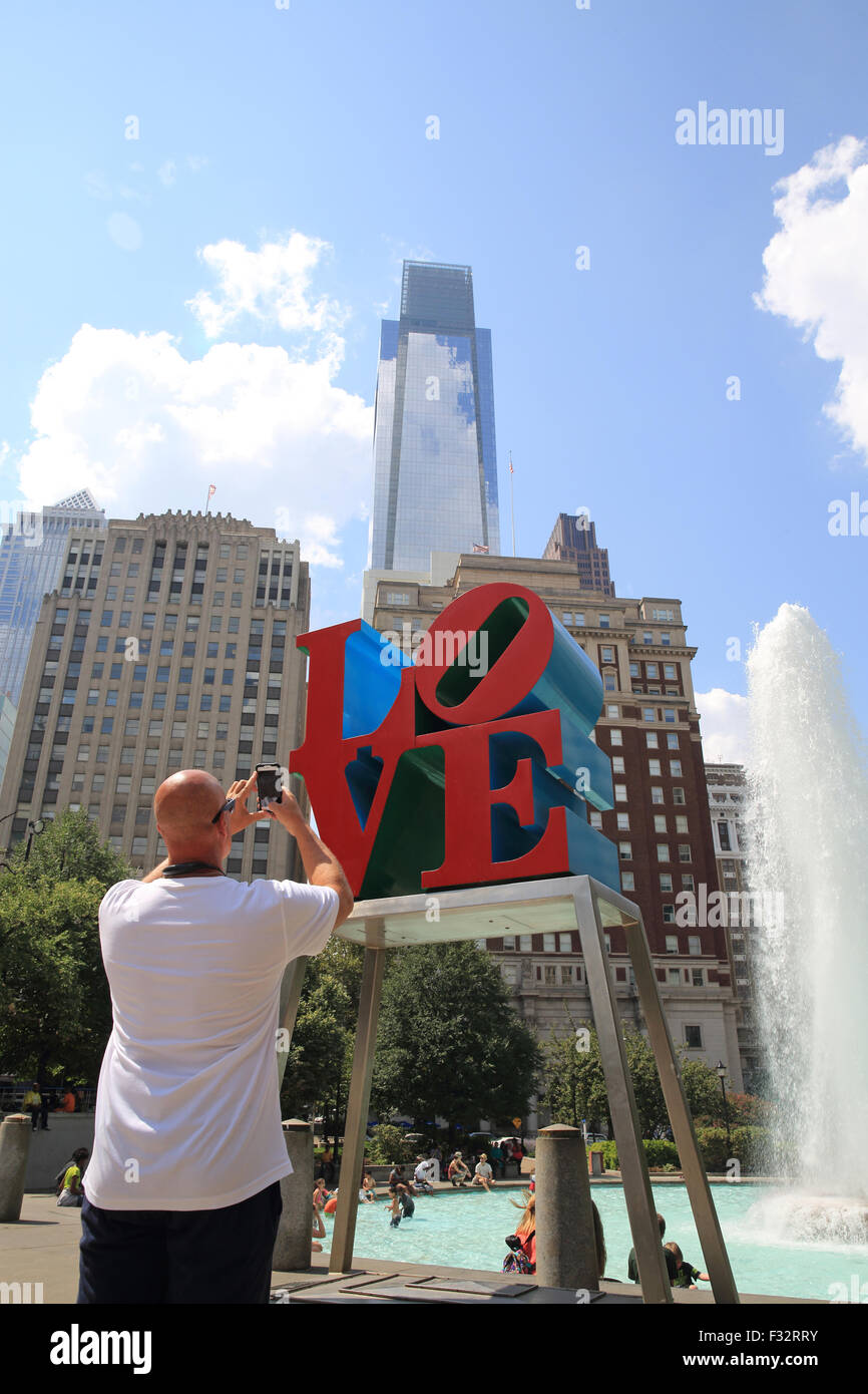 The bright red LOVE sculpture by Robert Indiana in Love Park, in ...