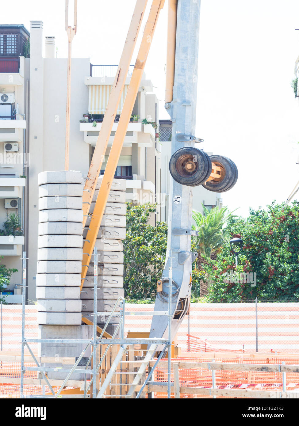 Engineering crane precision hi-res stock photography and images - Alamy