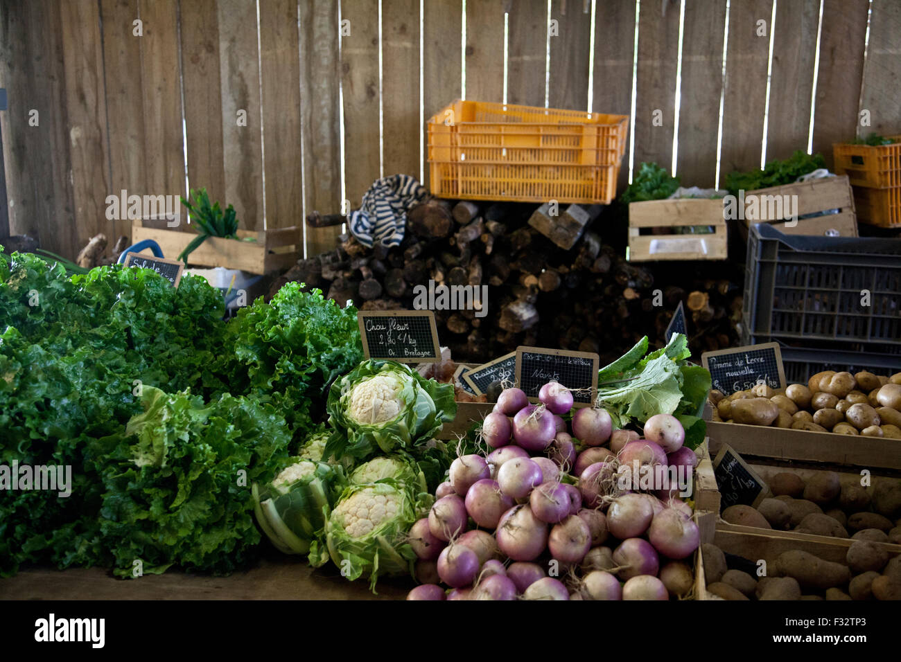 French farmers market stall. Brittany Stock Photo - Alamy