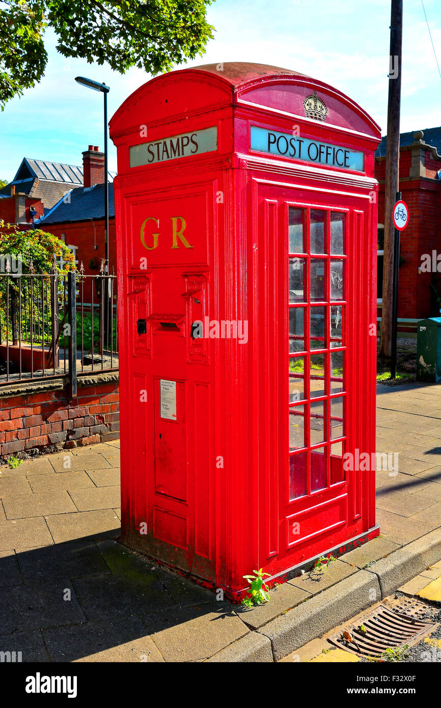 K4 combined telephone and post box Whitley Bay, Giles Gilbert Scott ...