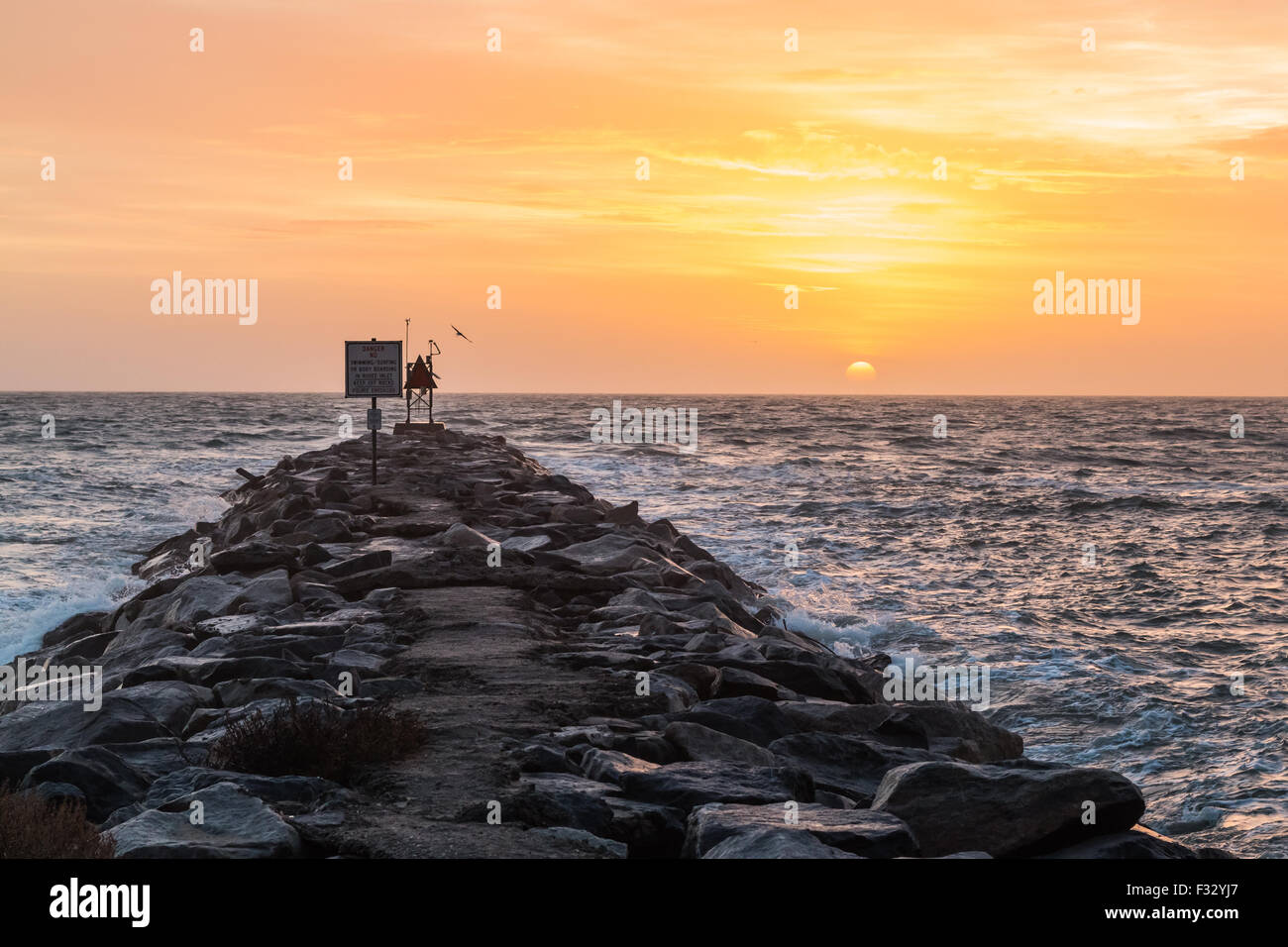 Rock jetty hi-res stock photography and images - Alamy