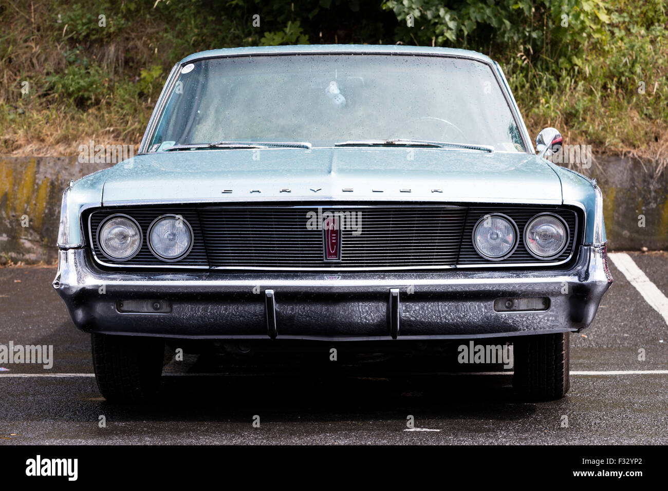 American vintage car, close-up of Chrysler front detail Stock Photo - Alamy