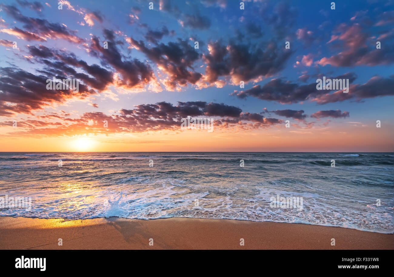 Sea beach beautiful twilight sunset hi-res stock photography and images ...