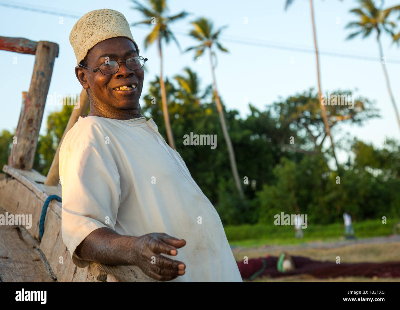 Tanzania, Zanzibar, Kizimkazi, muslim man Stock Photo - Alamy