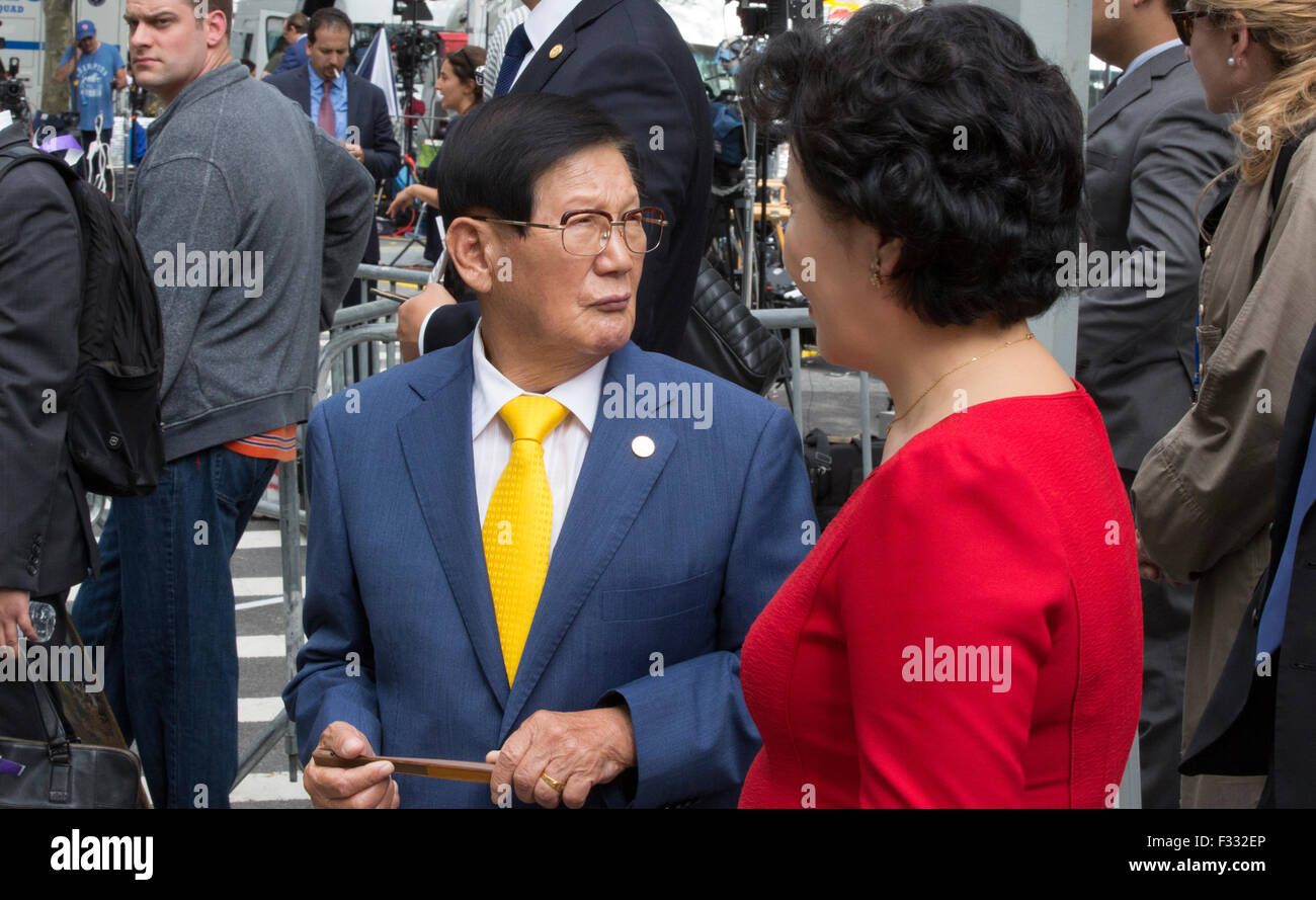 New York City, United States. 28th Sep, 2015. Candid photos of Man Hee ...