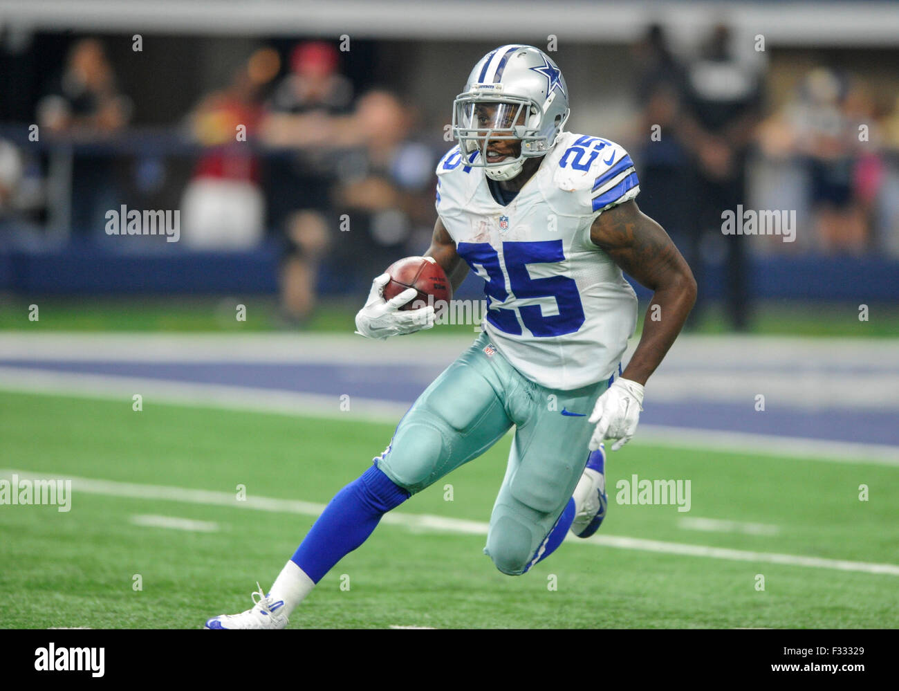 September 27, 2015: Dallas Cowboys running back Lance Dunbar #25 during ...