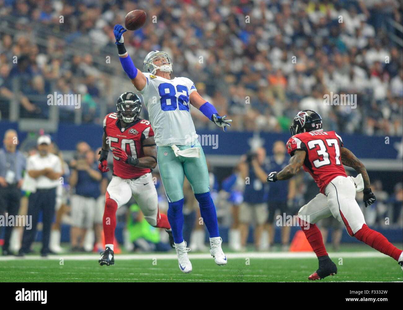 September 27, 2015: Dallas Cowboys tight end Jason Witten #82 during an ...