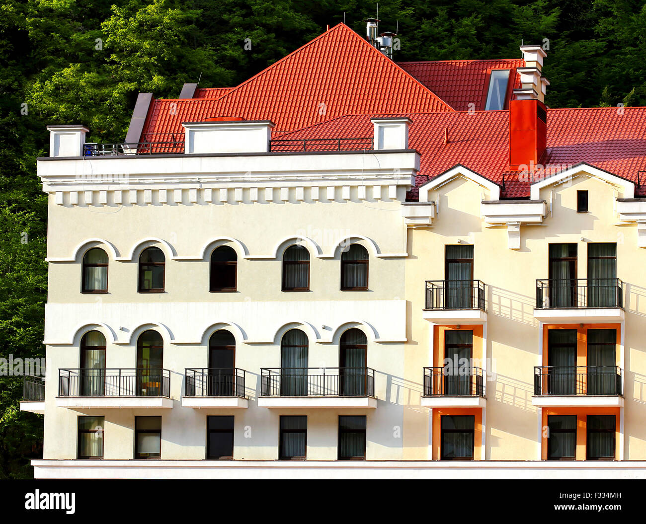 Massive roof hi-res stock photography and images - Alamy