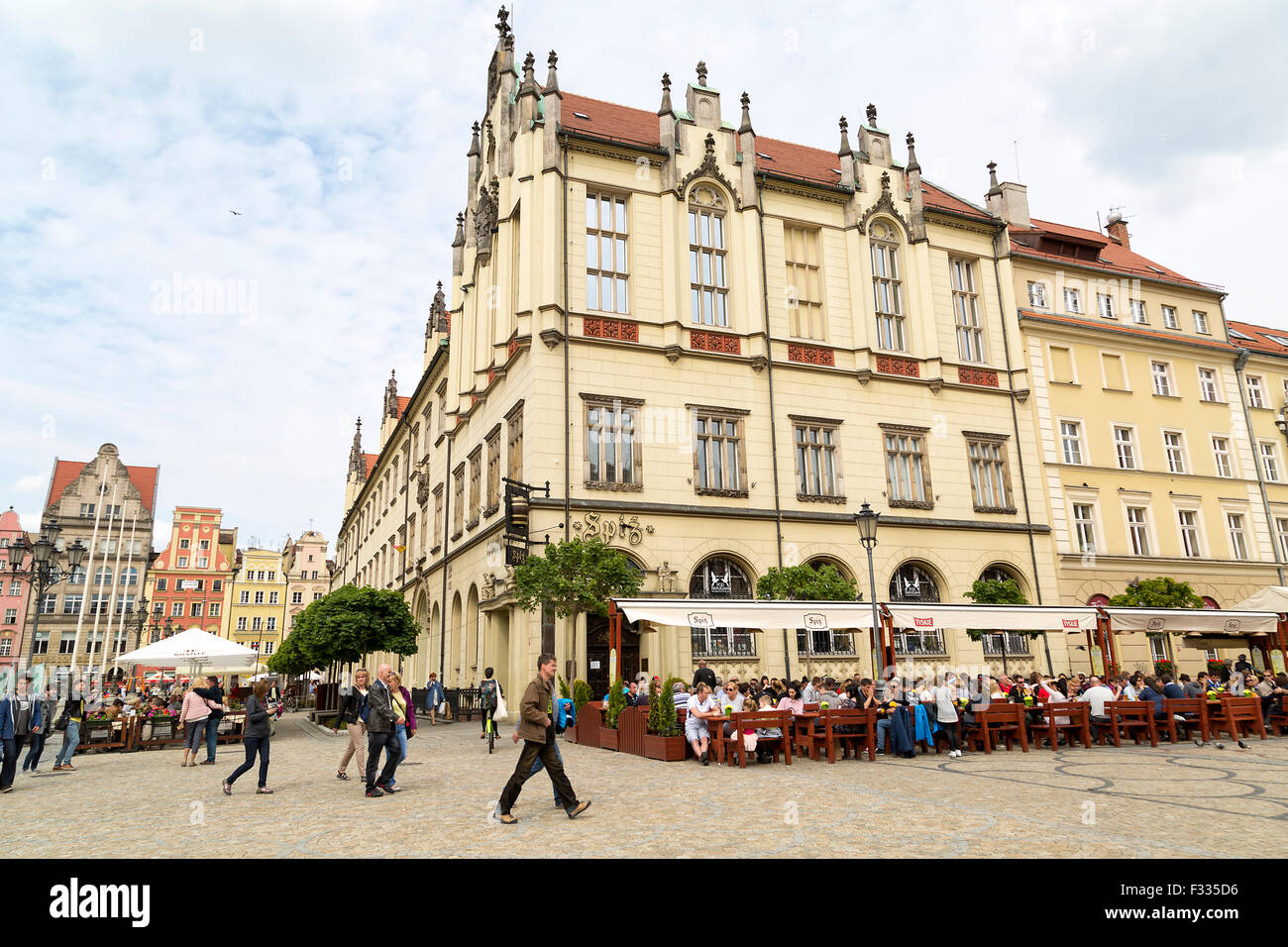 People walking in old town of Wroclaw, Poland Stock Photo - Alamy
