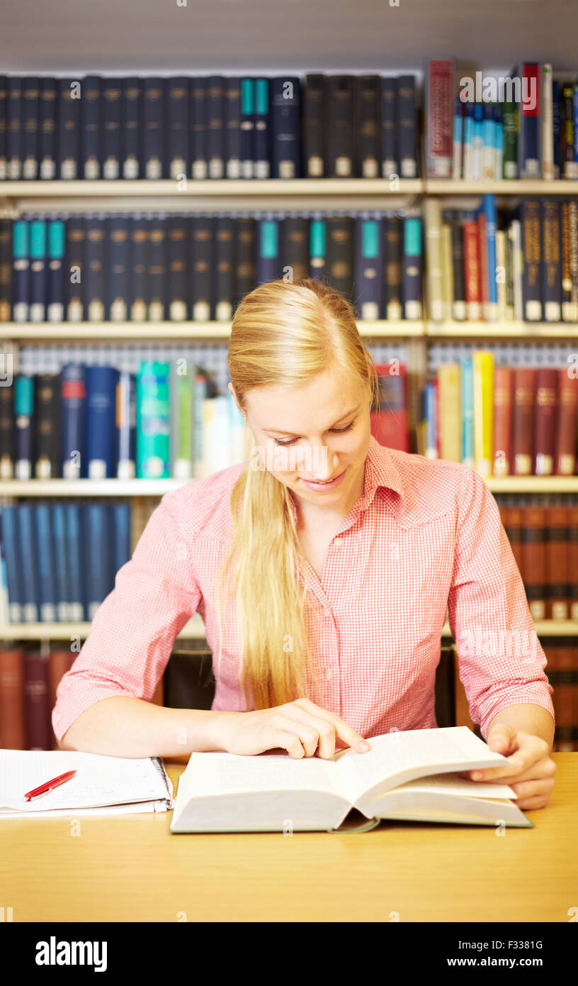 Library read reading learn student hi-res stock photography and images ...