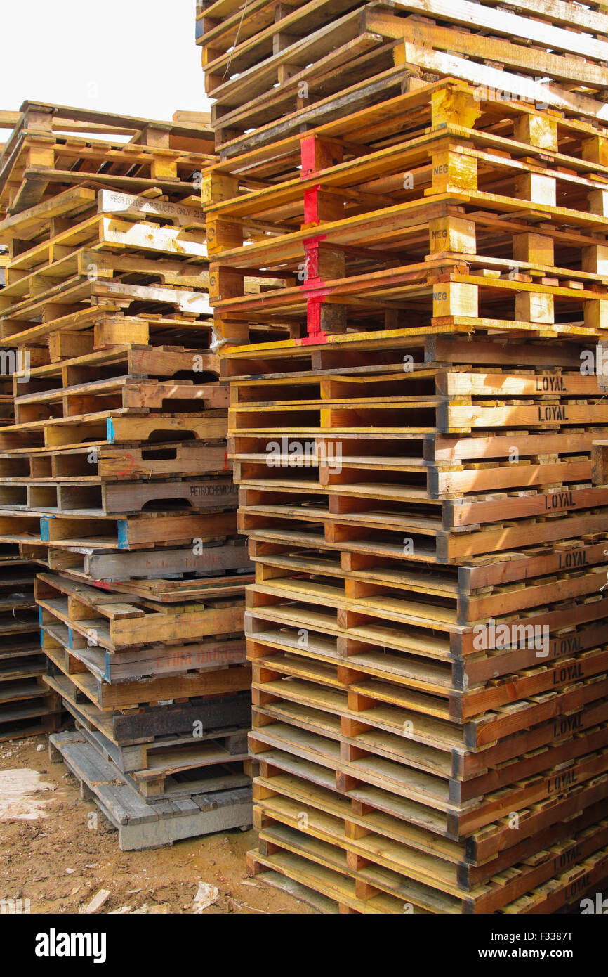 Stack of wooden pallets Stock Photo - Alamy