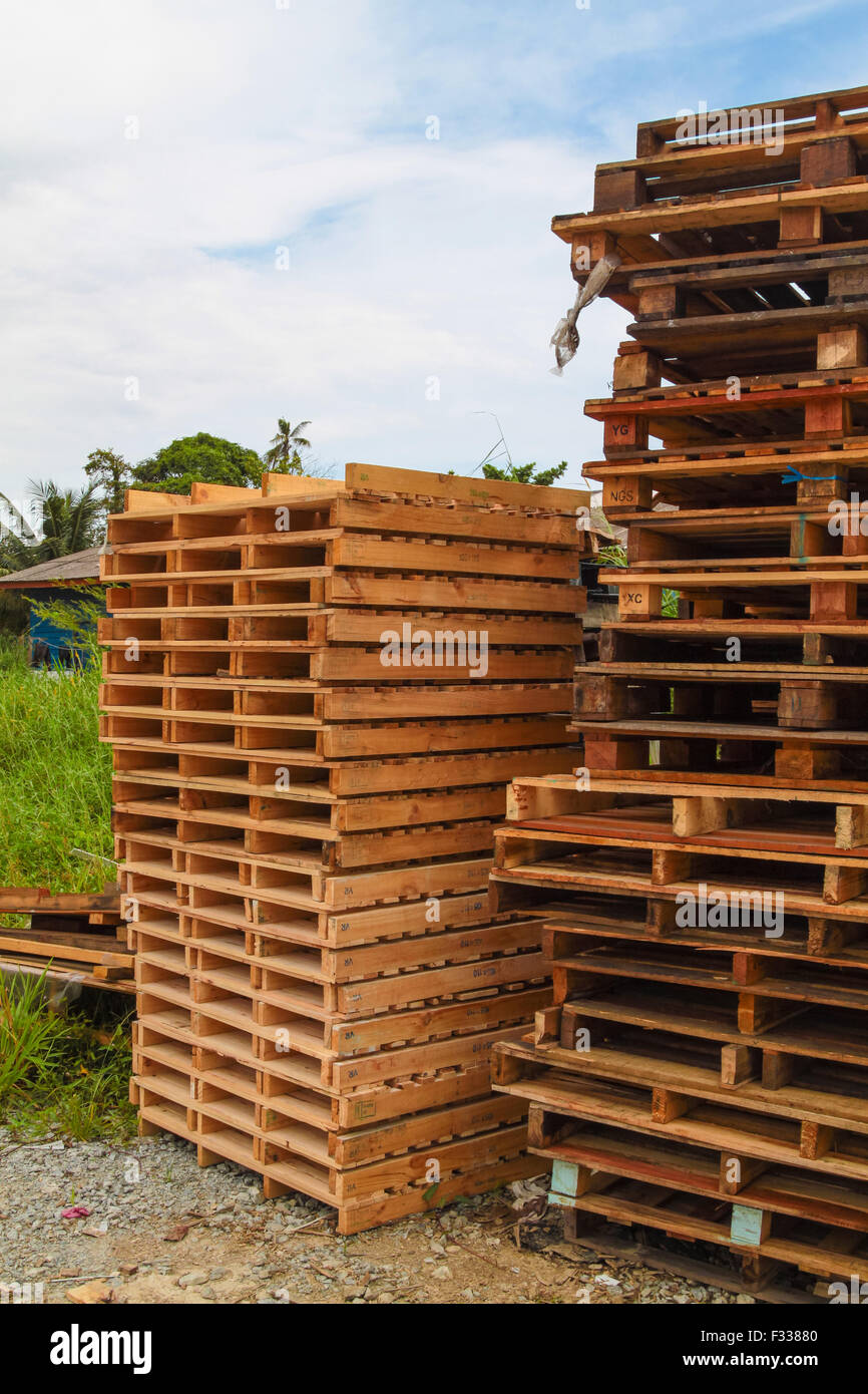 Stack of wooden pallets Stock Photo - Alamy