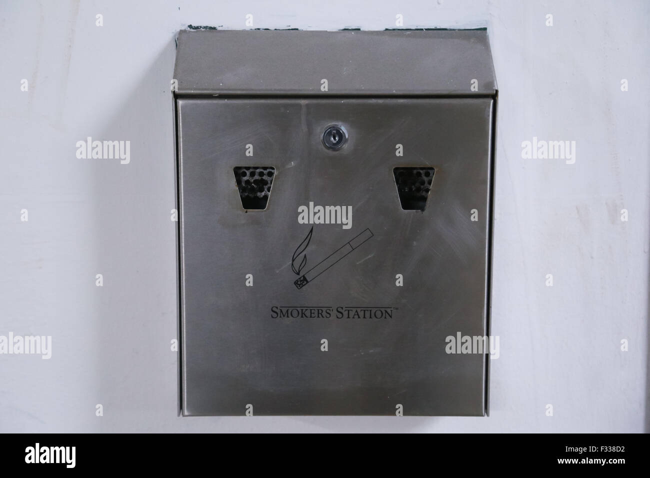 Box of ashes hi-res stock photography and images - Alamy