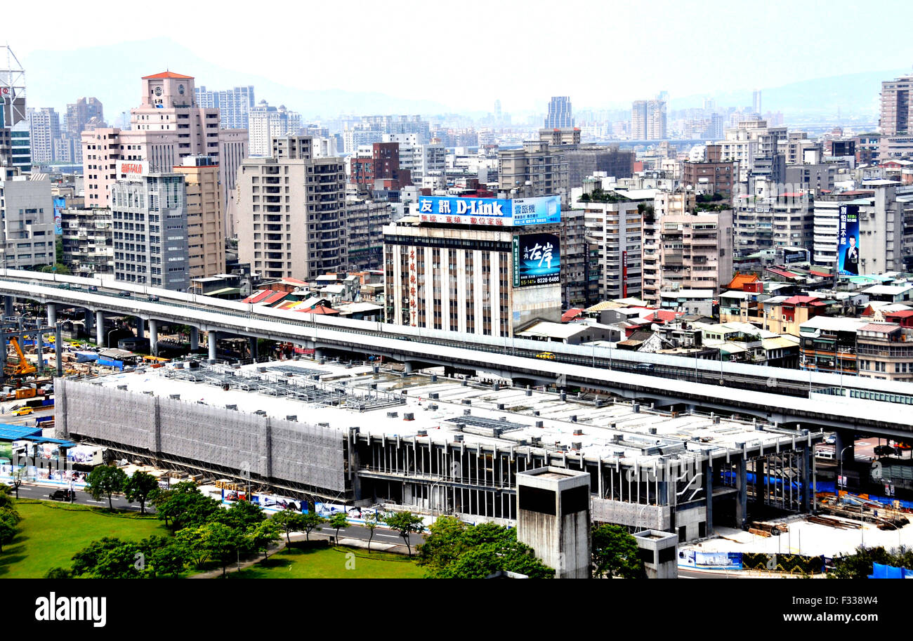 aerial highway crossing the city of Taipei Taiwan Stock Photo - Alamy
