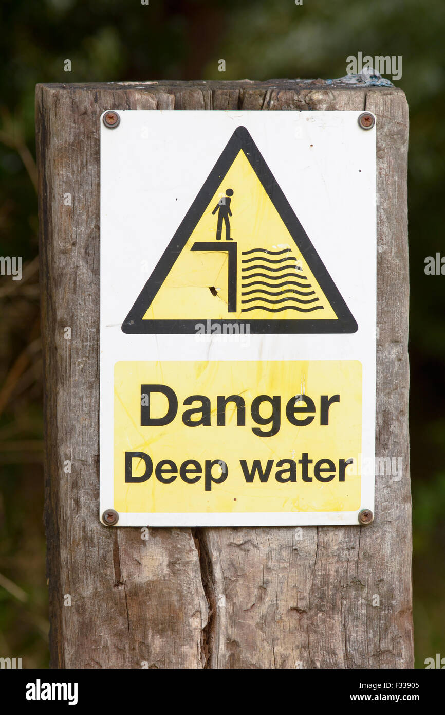Deep water sign with people hi-res stock photography and images - Alamy