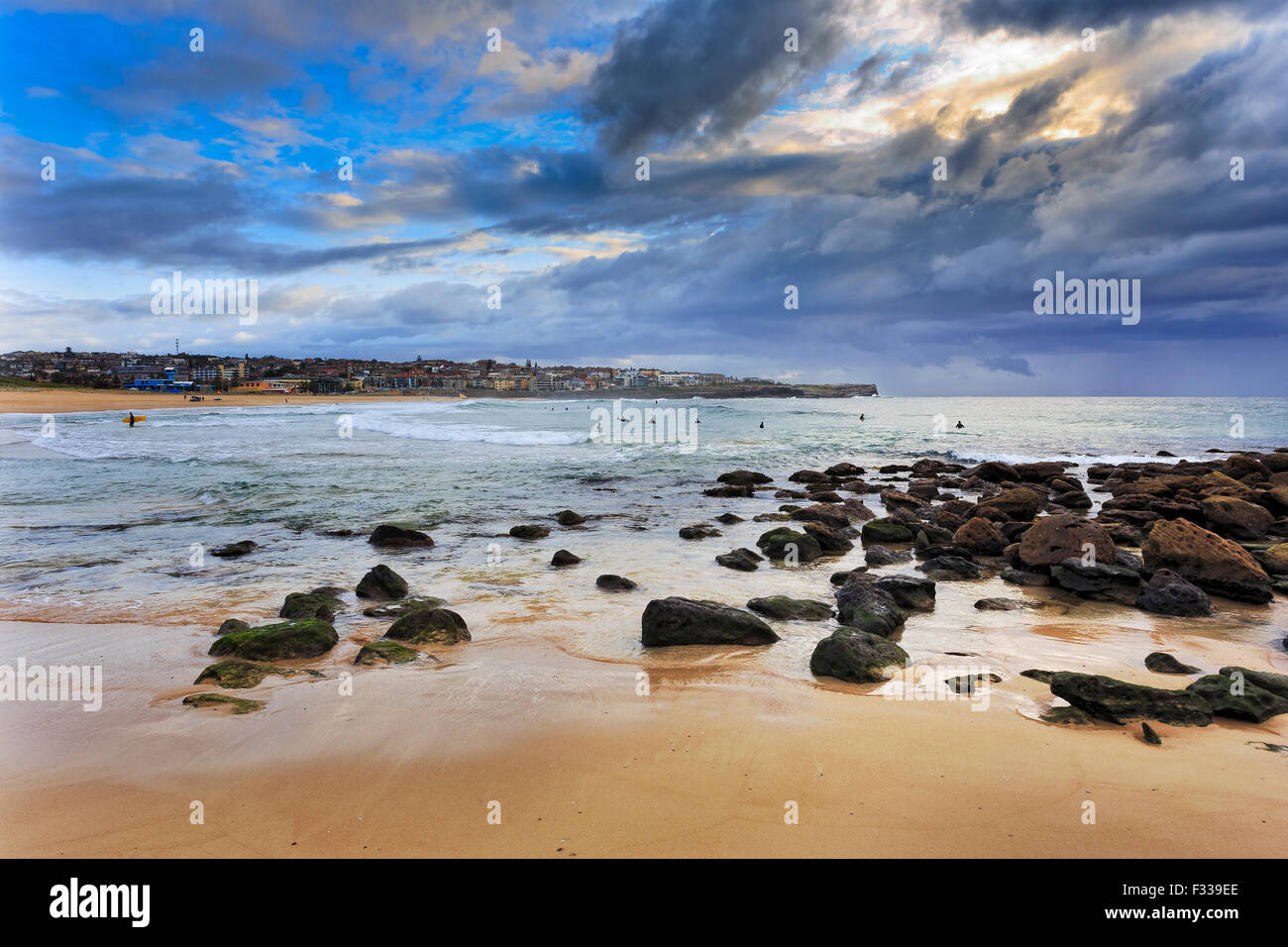 Maroubra beach hi-res stock photography and images - Alamy
