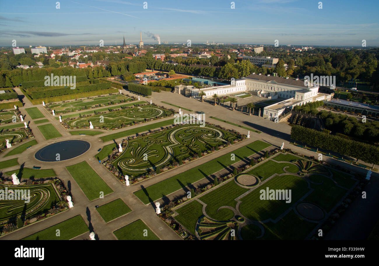 Hanover, Germany. 29th Sep, 2015. Schloss Herrenhausen palace and the ...