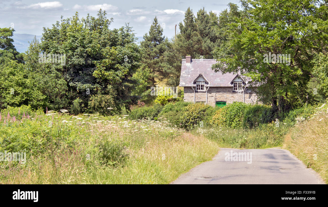 Rural cottage hi-res stock photography and images - Alamy