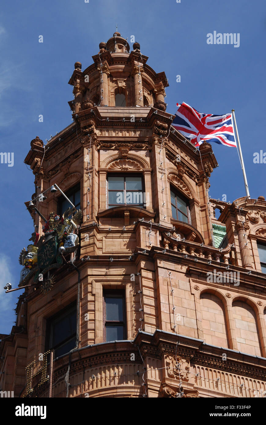 The world famous harrods department store knightsbridge london hi-res ...