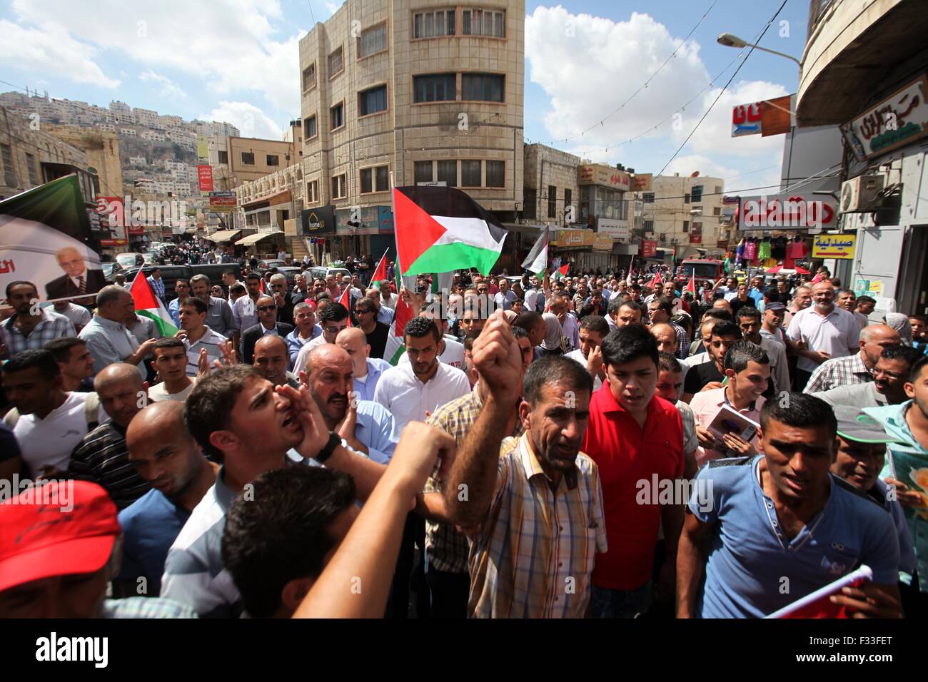 Nablus, West Bank, Palestinian Territory. 29th Sep, 2015. Palestinians ...