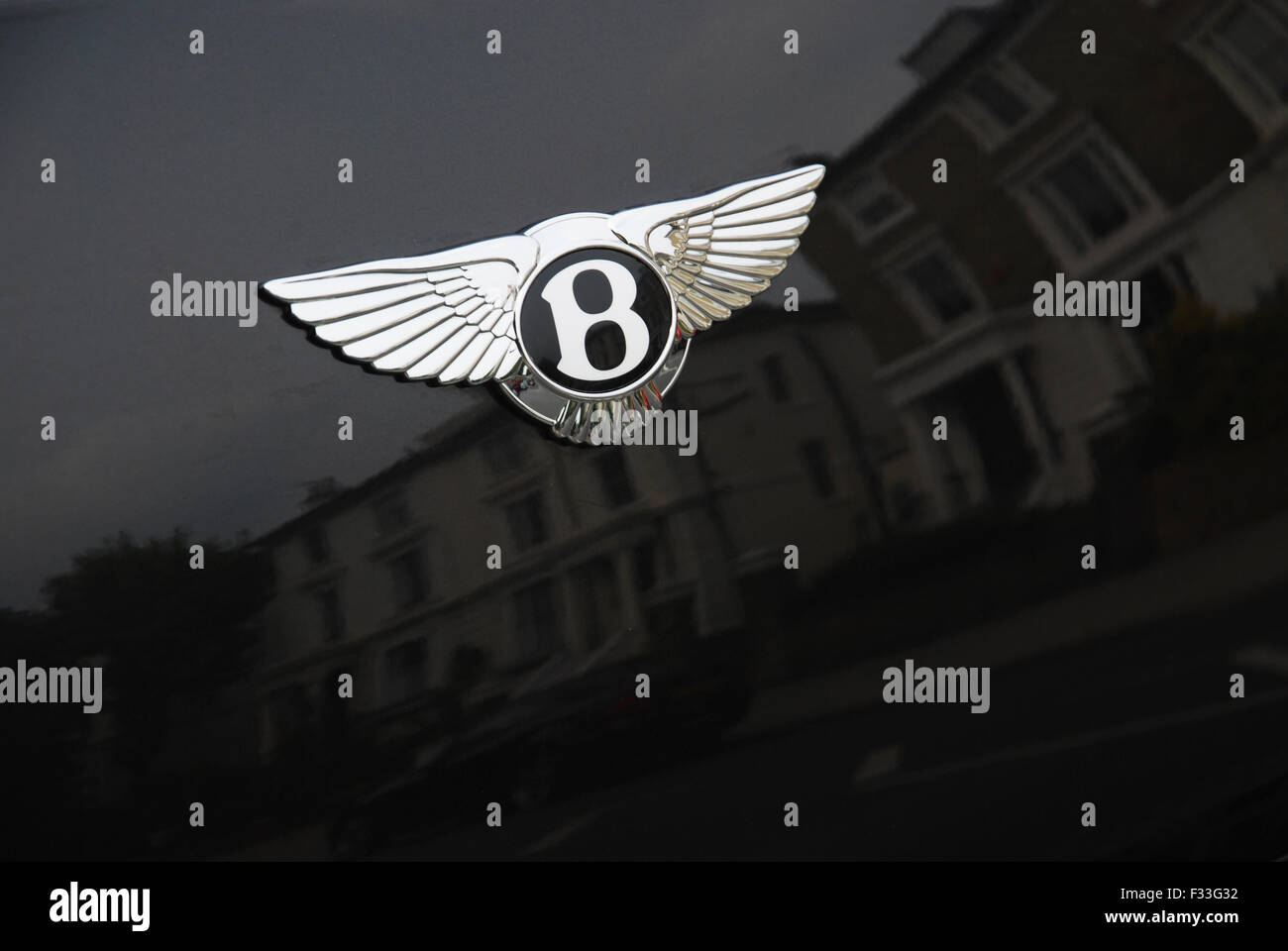 Bentley logo hi-res stock photography and images - Alamy