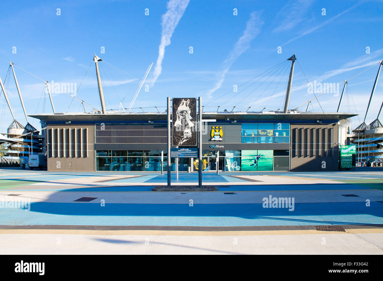 Etihad stadium manchester hi-res stock photography and images - Alamy