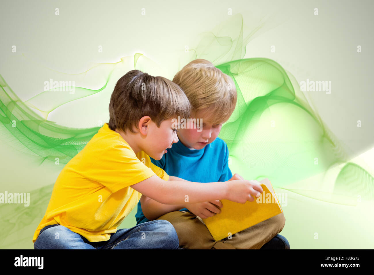 Pupils reading together in hi-res stock photography and images - Alamy
