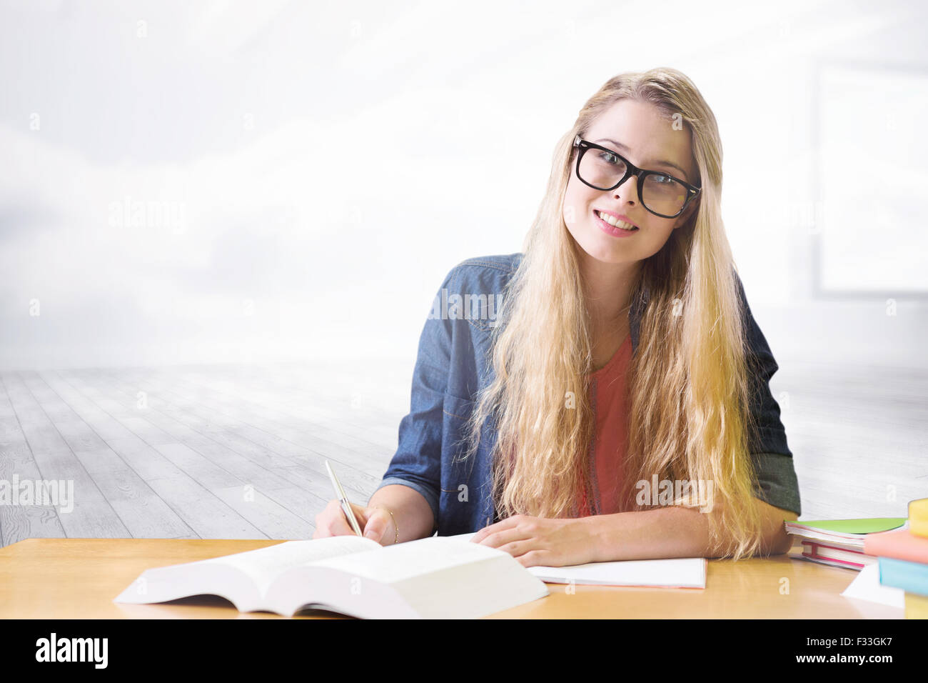 Student revising library hi-res stock photography and images - Alamy