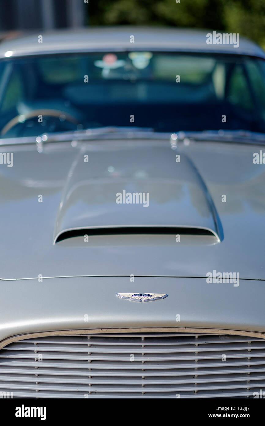 Aston Martin DB5 bonnet and grille Stock Photo - Alamy