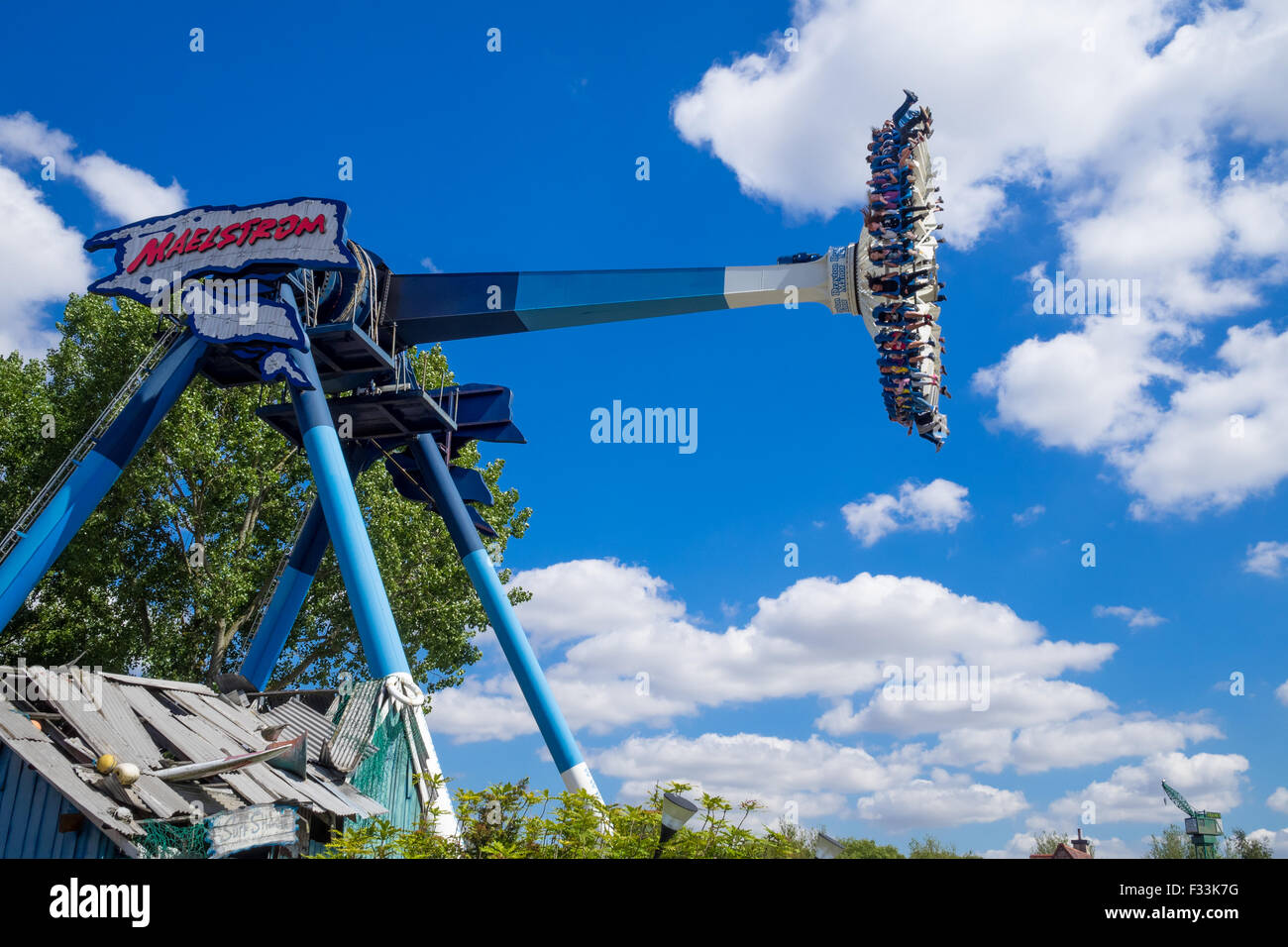 Gyro swing ride 'Maelstrom' at Drayton Manor Park, Drayton Bassett ...