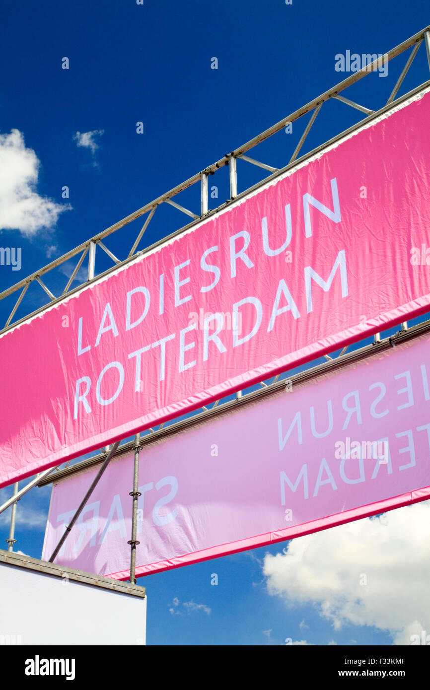 Running race start banner hi-res stock photography and images - Alamy