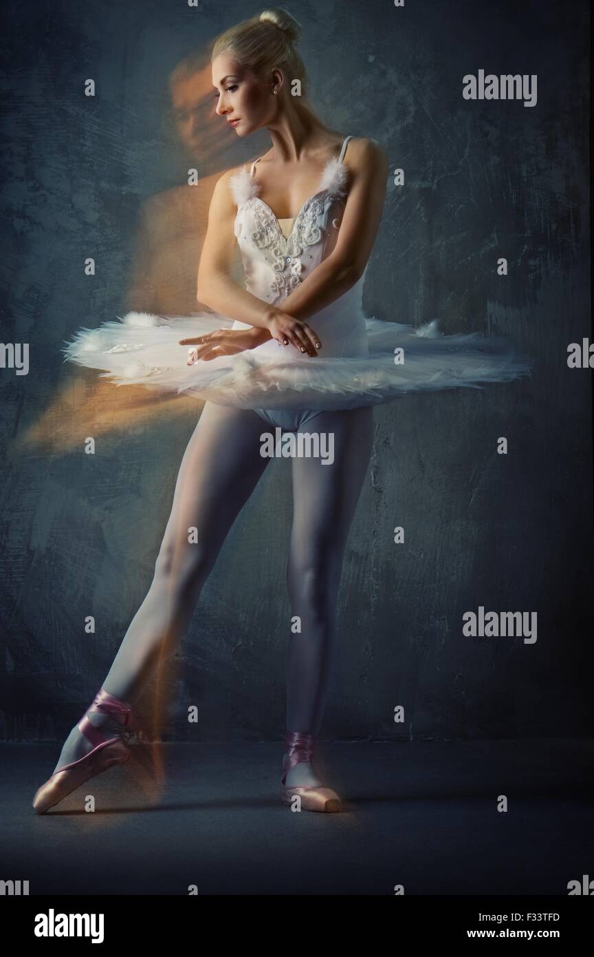 Beautiful ballet hi-res stock photography and images - Alamy