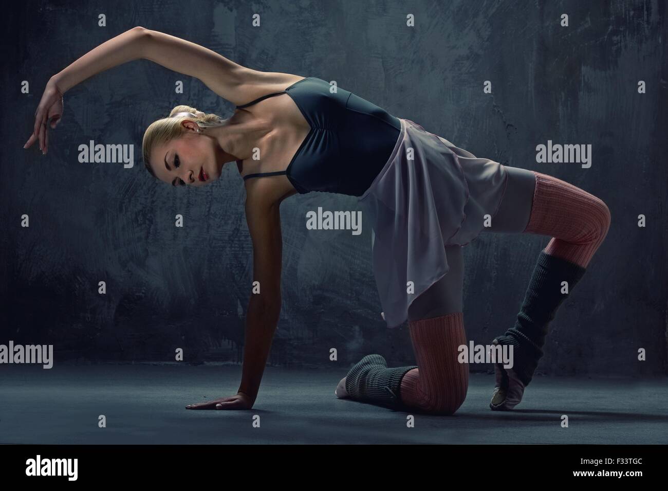 Modern ballet hi-res stock photography and images - Alamy