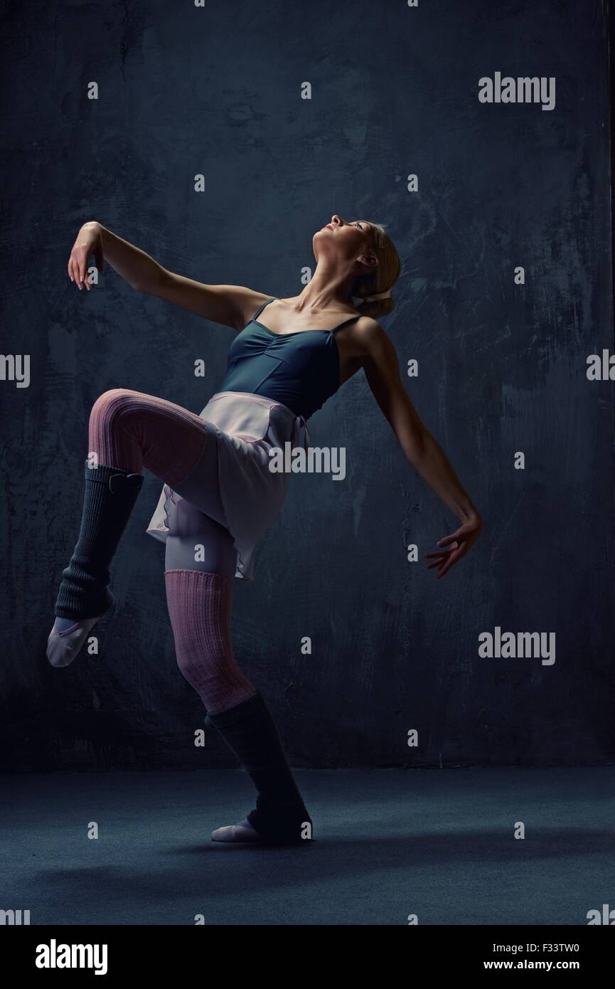 Modern ballet hi-res stock photography and images - Alamy