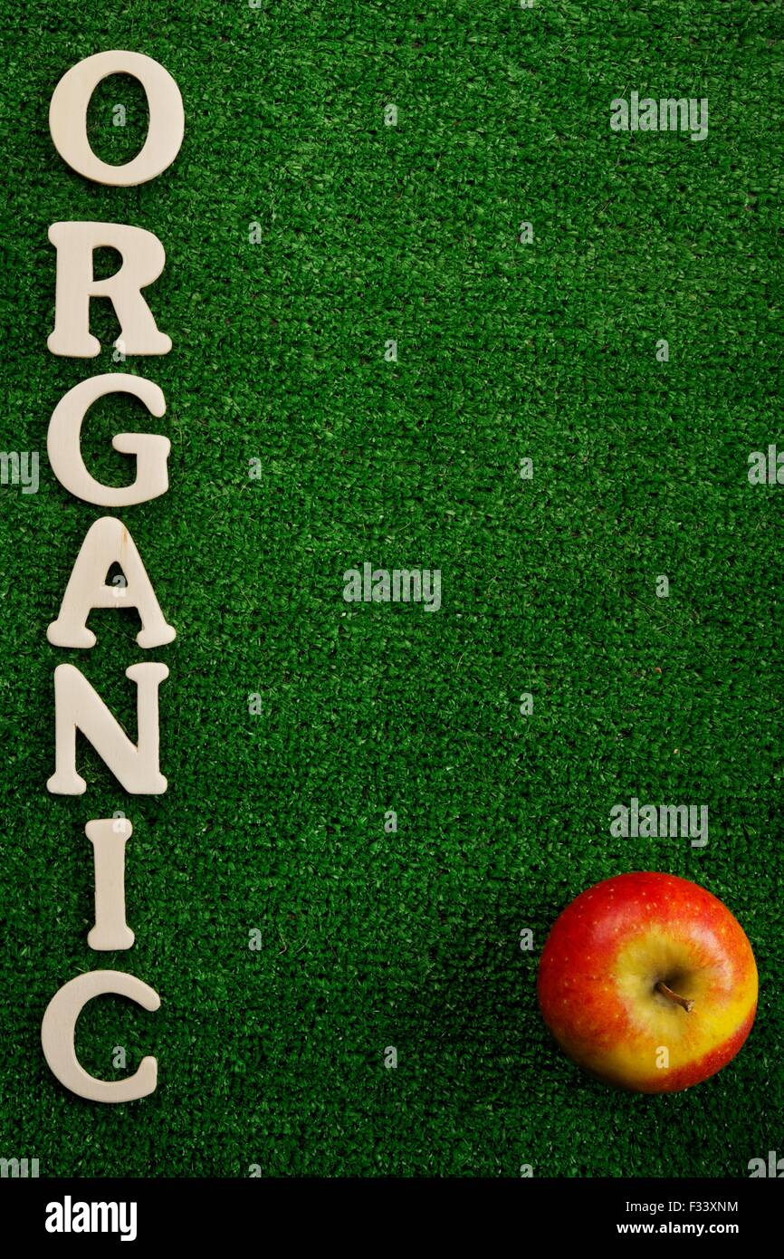 Thw word organic written on green background Stock Photo - Alamy