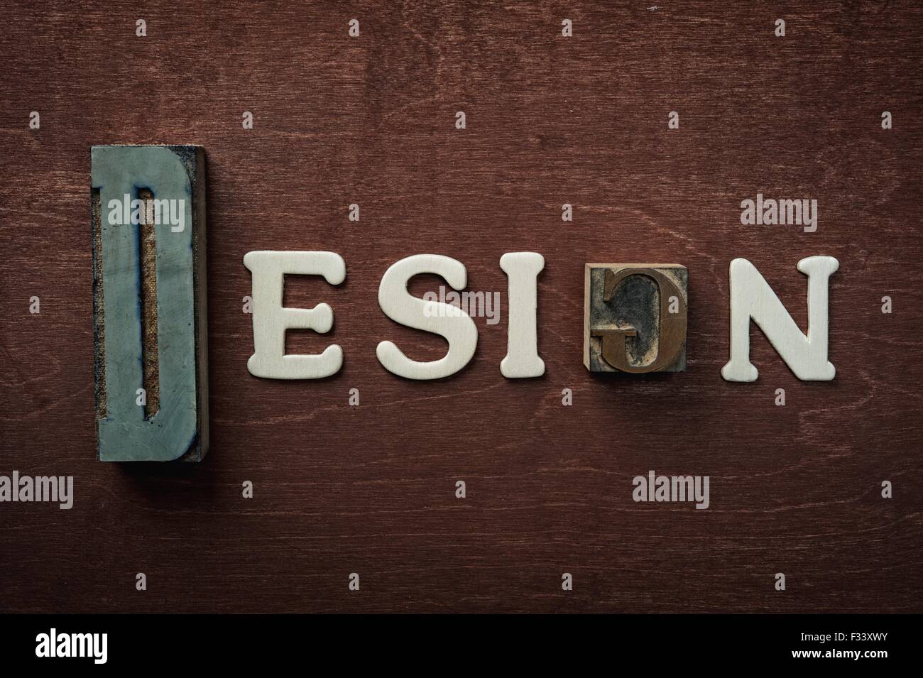 The word design written on wooden background Stock Photo - Alamy