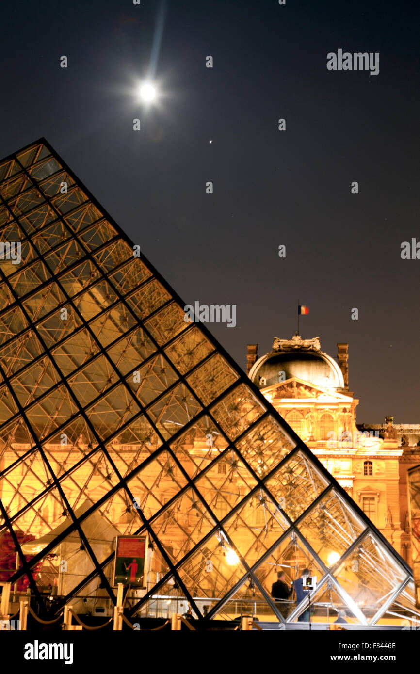 Louvre pyramid at night hi-res stock photography and images - Alamy