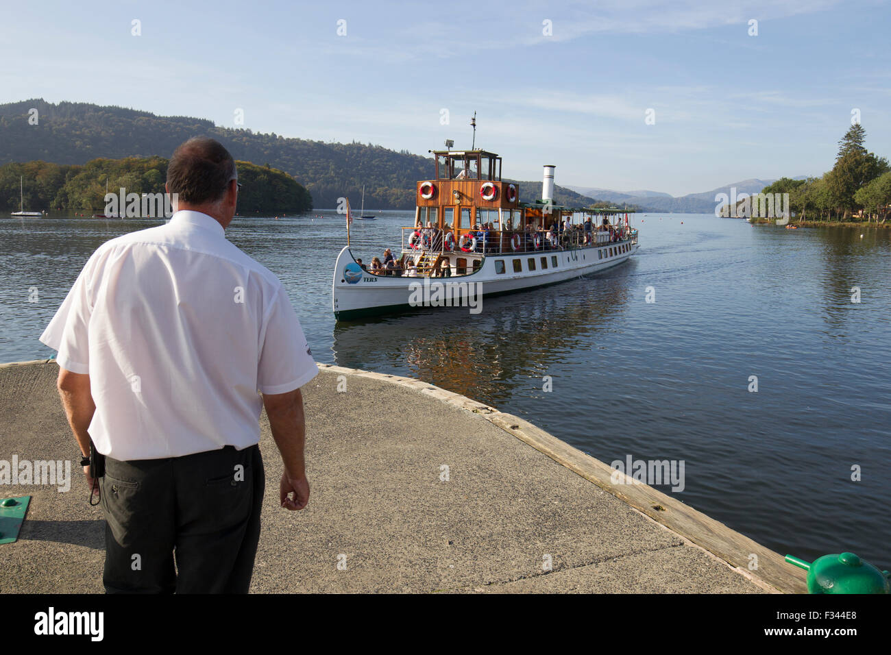 Lake Windermere, Cumbria, UK. 29th September, 2015. UK weather Sunny ...