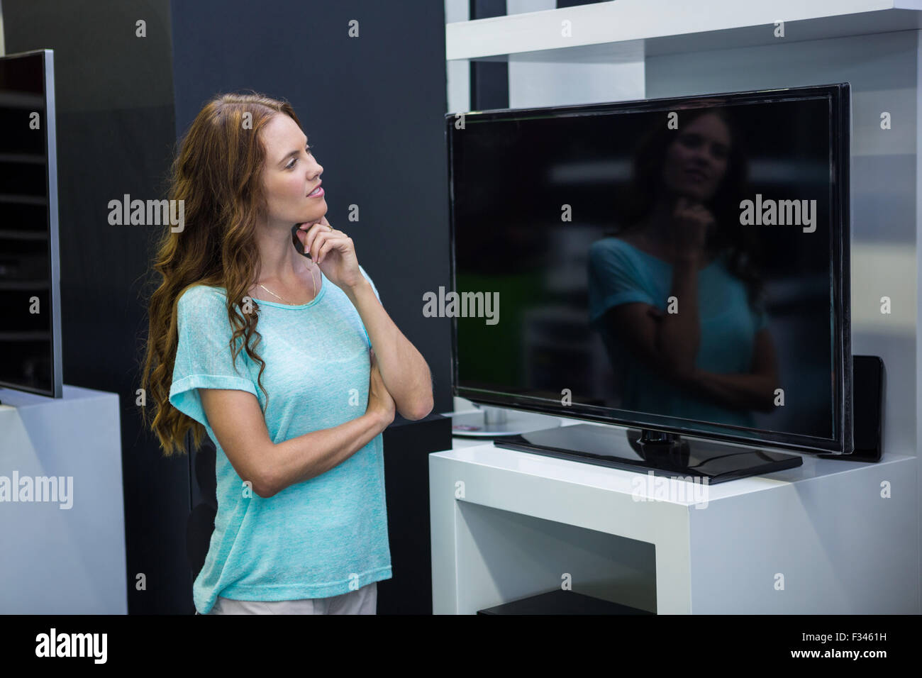 Woman television shopping hi-res stock photography and images - Alamy