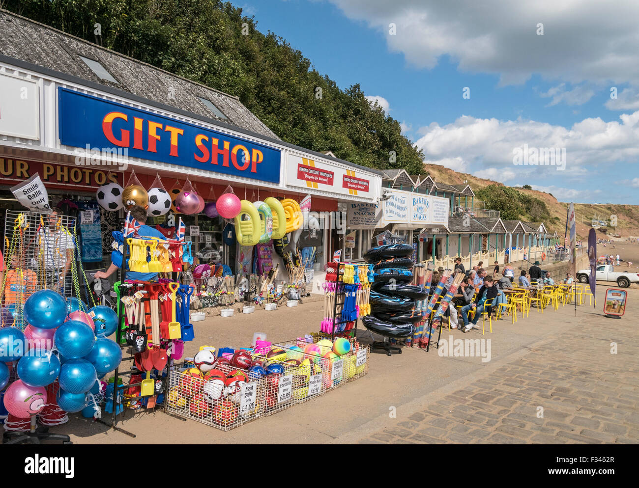 Filey yorkshire uk coble landing hi-res stock photography and images ...