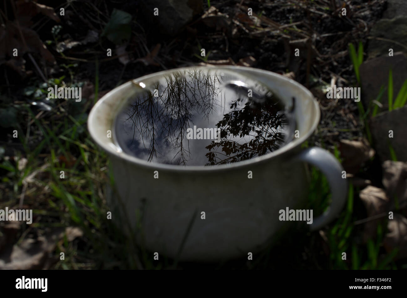 Antique chamber pot hi-res stock photography and images - Alamy