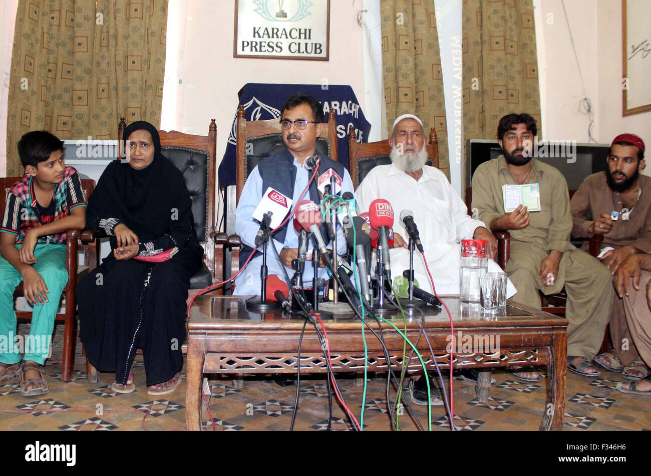 Muslim League (PML-Q) Leader, Haleem Adil Sheikh addresses to media ...