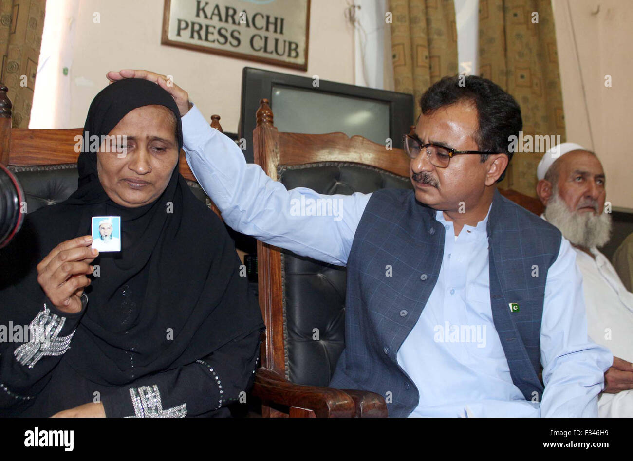 Muslim League (PML-Q) Leader, Haleem Adil Sheikh addresses to media ...