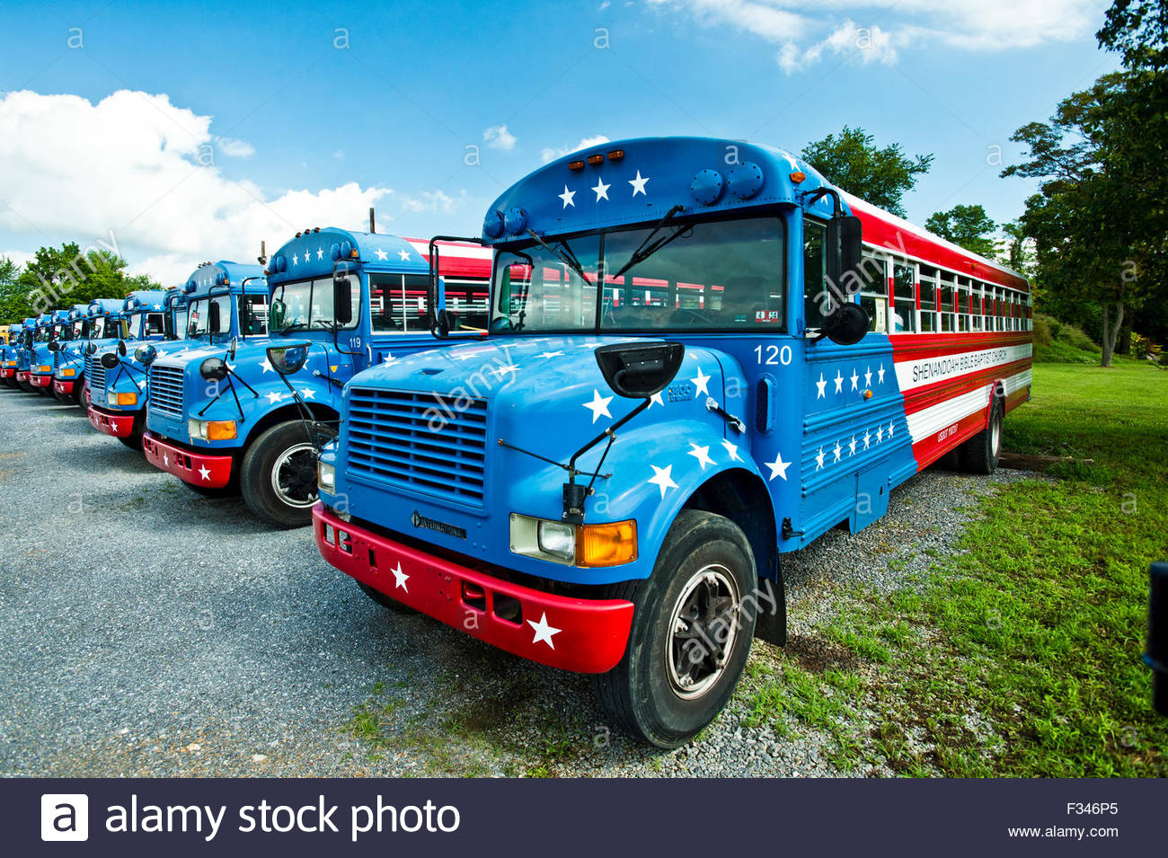 Buses In A Row Stock Photos & Buses In A Row Stock Images - Alamy