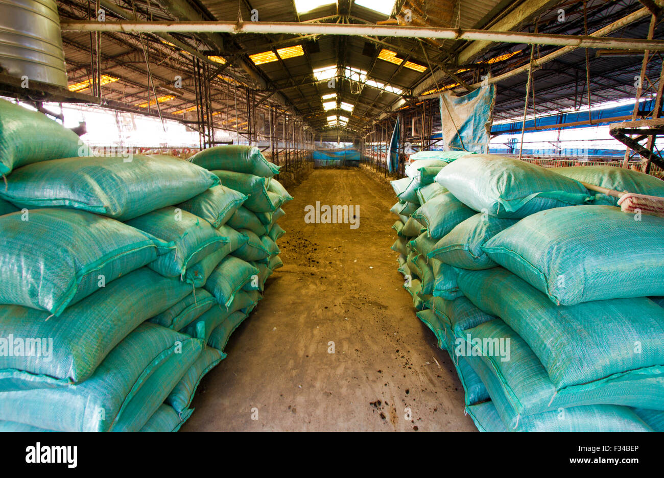 Vintage antique farm tools hi-res stock photography and images - Alamy