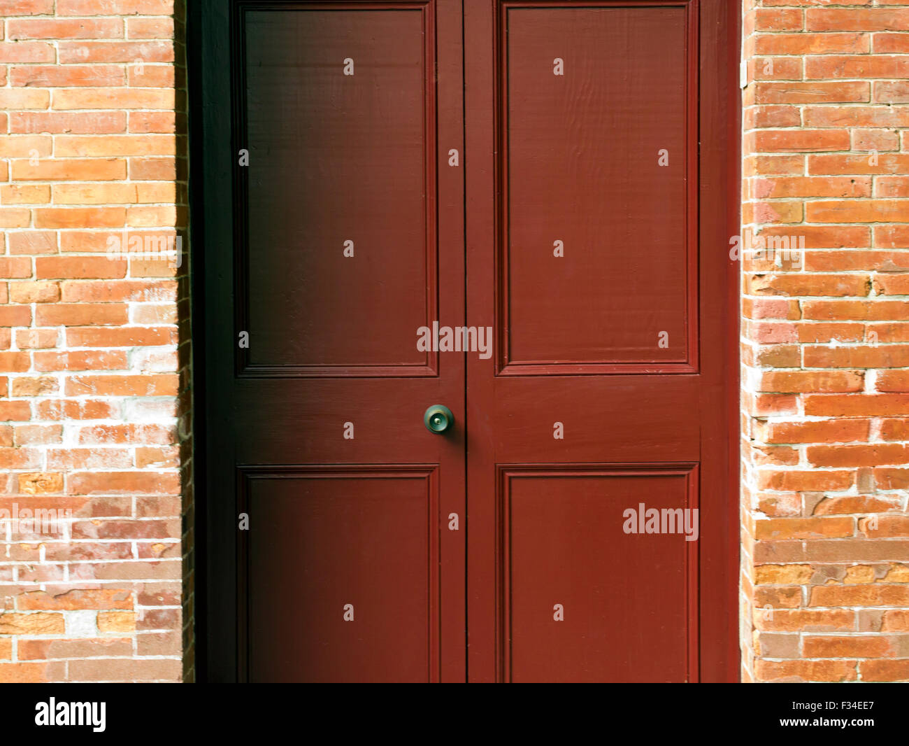 Red brick modern front door hi-res stock photography and images - Alamy